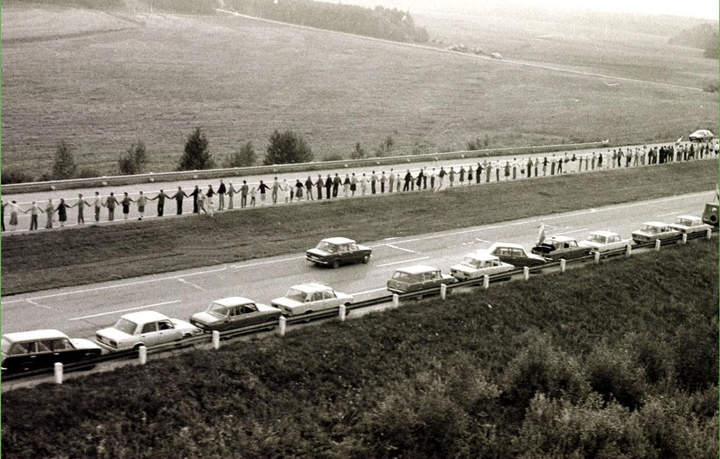 La Voie Balte : un Acte de Courage Historique – HELLO LITHUANIAN CULTURE